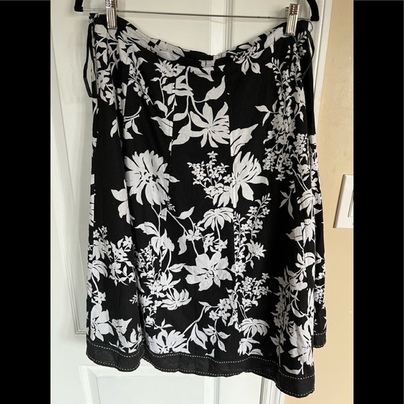 Skirts | Beautiful Black And White Gore Skirt | Poshmark